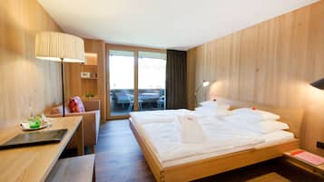 Quarto casal conforto, sacada (Bregenzerwald) | Roupas de cama premium, cofres nos quartos, escrivaninha