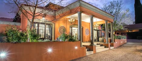 Entrada do alojamento