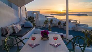 Luxury Suite, Partial Sea View, With Outdoor Hot tub (Canava) | Terraço/pátio