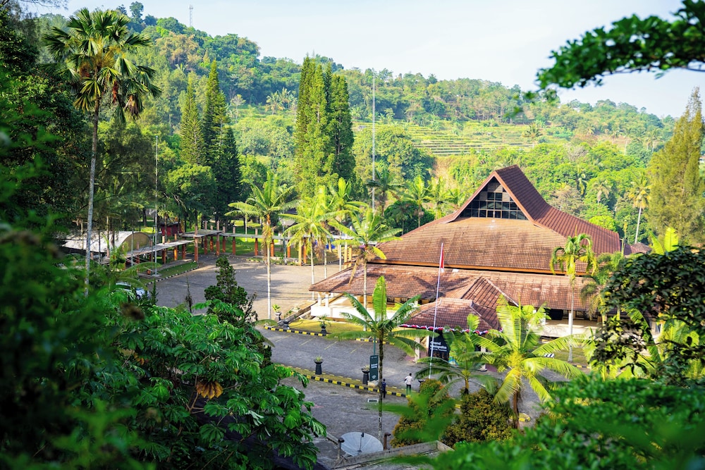 Grand Cempaka Resort Hotel - Bogor