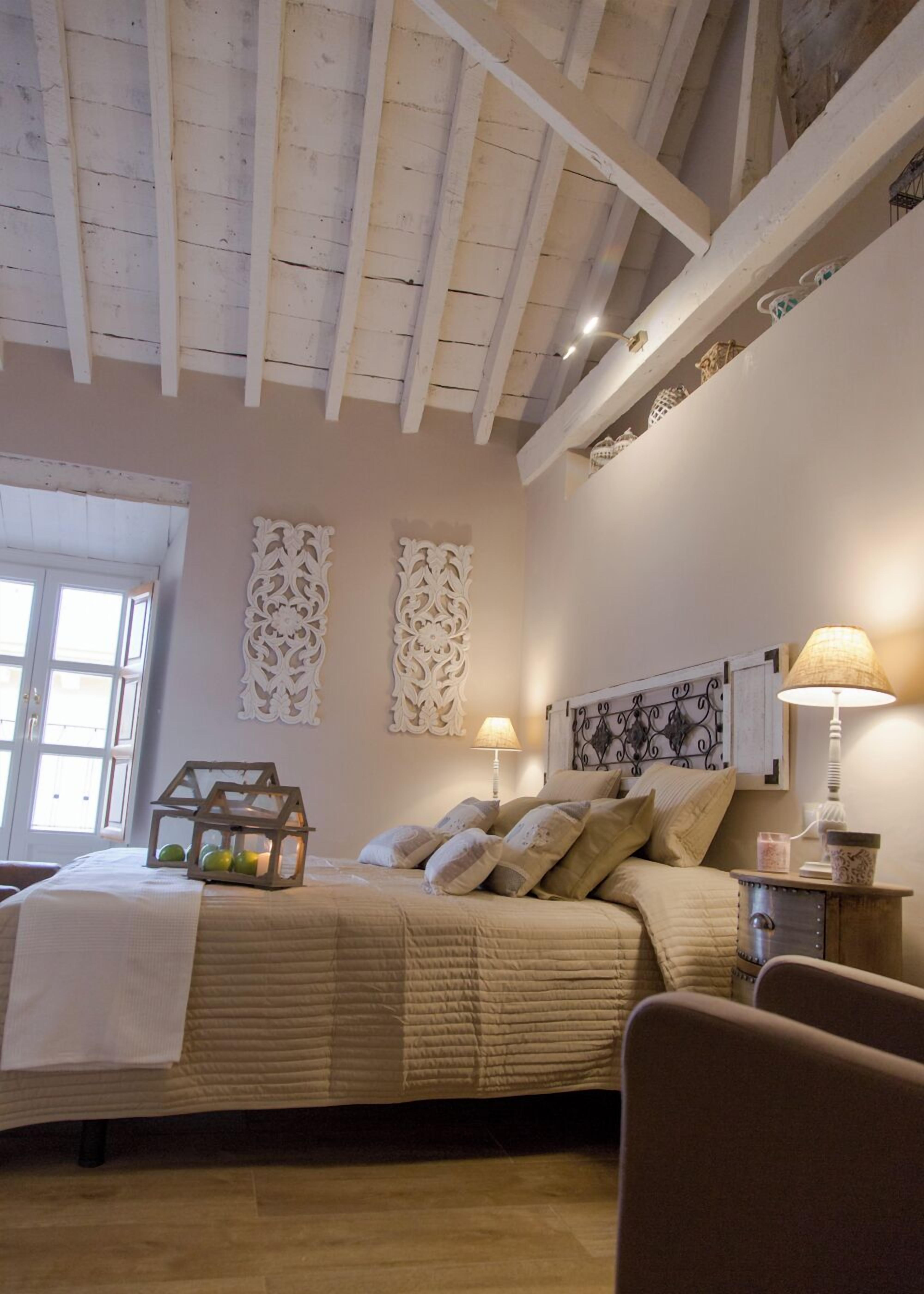 Roupas de cama premium, cofres nos quartos, quartos à prova de som