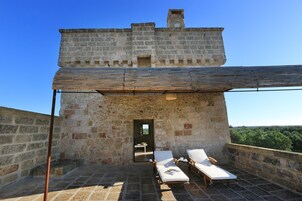 Suite, terraço, vista para o mar | Roupa de alta qualidade, minibar, cofre no quarto