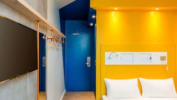 Secretária, cortinas/cortinados opacos, quartos insonorizados