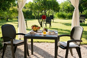 Pequeno-almoço tipo buffet diário incluído 