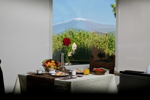 Pequeno-almoço tipo buffet diário incluído 