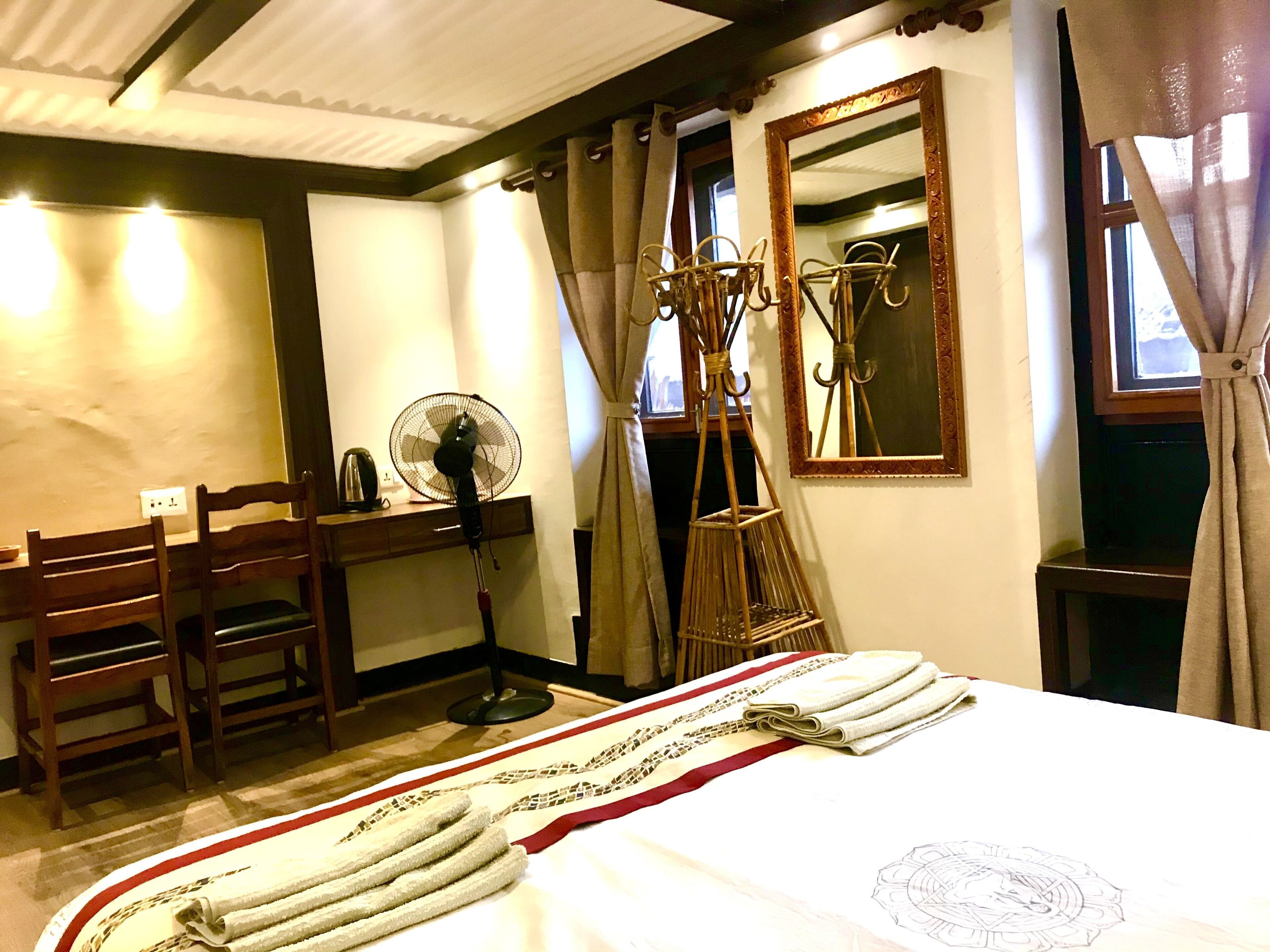 Secretária, Wi-fi grátis, roupa de cama fornecida 