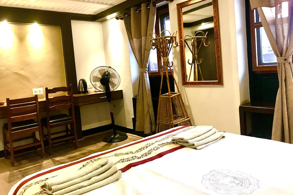 Secretária, Wi-fi grátis, roupa de cama fornecida