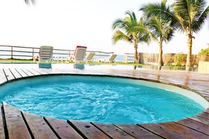 Banheira de hidromassagem exterior