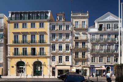 LSA Ascensor da Bica by Numa