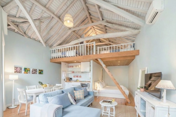 Loft, Vista para a cidade | Roupa de alta qualidade, cofre no quarto, secretária