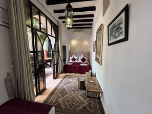 Quarto Familiar, casa de banho privativa | Cofre no quarto, secretária, quartos insonorizados 