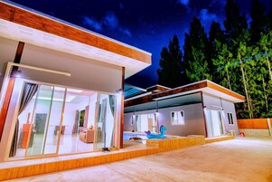 Six Bedrooms Suite Home | Fachada do alojamento (tarde/noite)