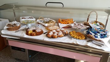 Pequeno-almoço tipo buffet diário incluído 