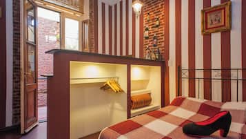 Quarto Duplo, casa de banho partilhada (Tango Bar) | 1 quarto, roupa de alta qualidade, edredões de penas