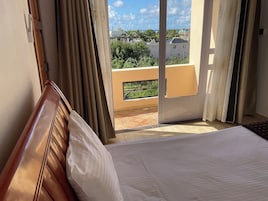 2 quartos, cofre no quarto, quartos insonorizados 