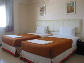 Junior Suite Twin Bed | Secretária, camas desdobráveis, Wi-fi grátis 