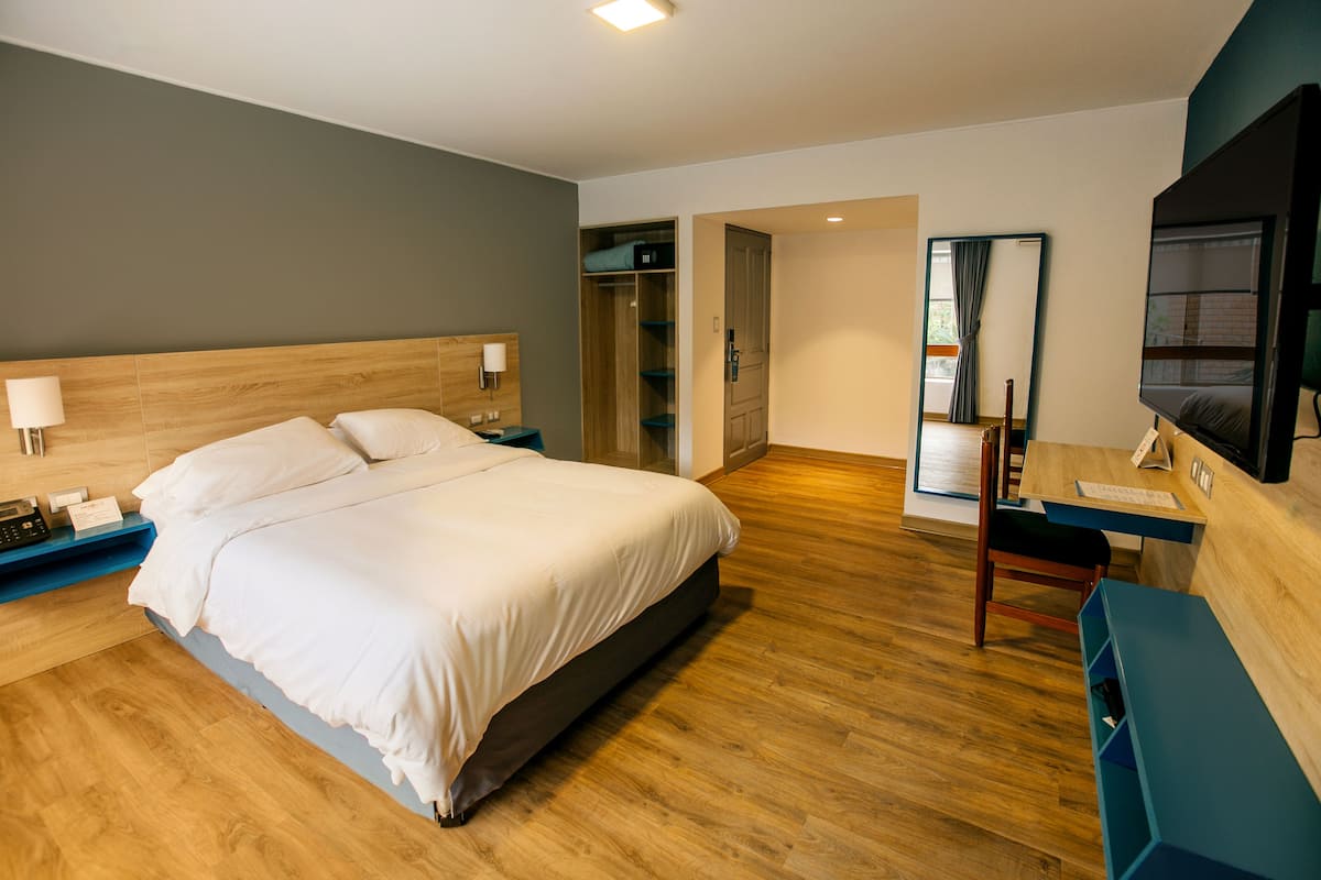 Quarto superior | 2 quartos, edredons de pluma, cofres nos quartos, escrivaninha