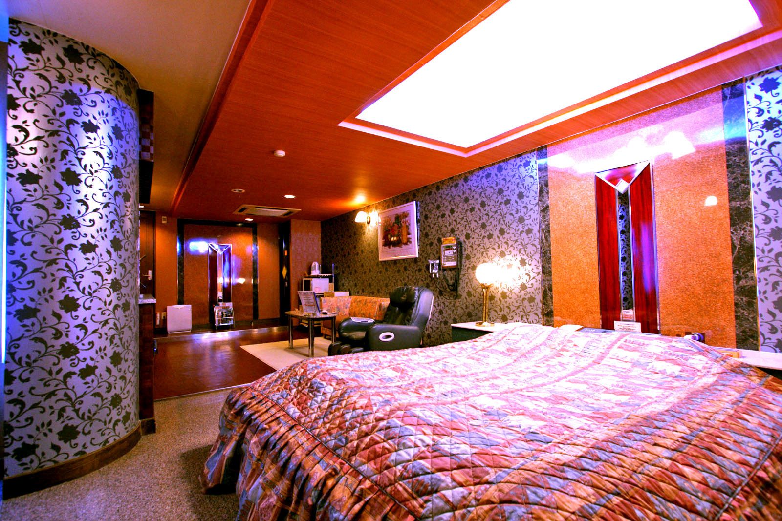 Frigobar, Wi-Fi de cortesia, roupa de cama