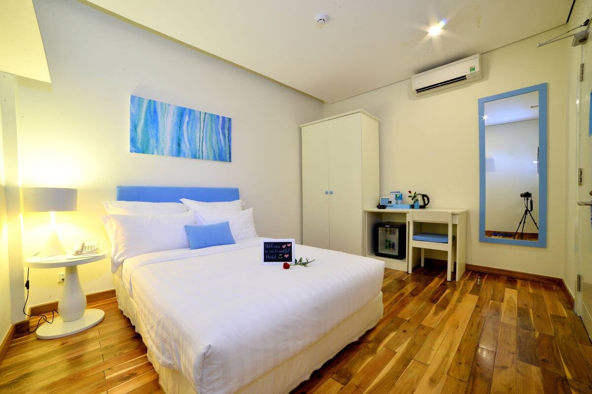 Quarto Duplo Superior | Minibar, cofre no quarto, secretária, quartos insonorizados