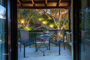 Quarto Triplo Standard, varanda, vista para o pátio (9) | Vista da varanda