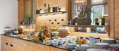 Café da manhã com buffet todos os dias (EUR 19.95 por pessoa)