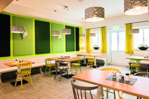 Pequeno-almoço tipo buffet diário (19.95 EUR por pessoa) 