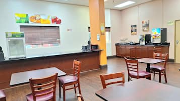 Café da manhã continental grátis todos os dias