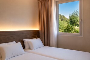 Quarto Twin Standard | Secretária, berços/camas para crianças grátis, Wi-fi grátis 