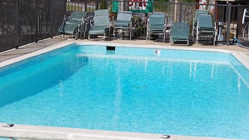 Piscina externa sazonal