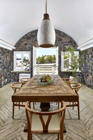 Villa, piscina privativa, vista para o mar (Cave Stone) | Refeições no quarto