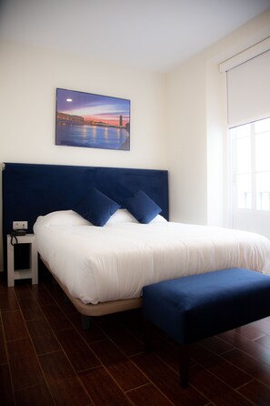 Quarto casal | Berços grátis, Wi-Fi de cortesia, roupa de cama