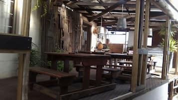 Pequeno-almoço continental diário (120 ZAR por pessoa)