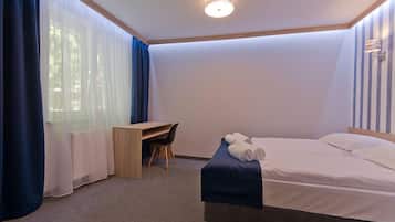 Quarto solteiro | Roupas de cama premium, escrivaninha, quartos à prova de som
