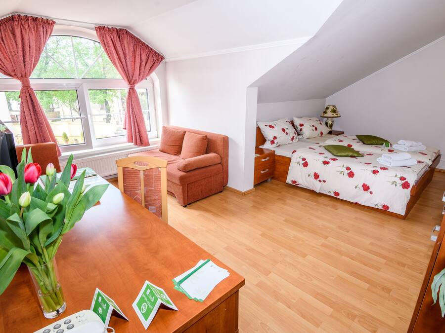 Minibar, secretária, cortinas/cortinados opacos