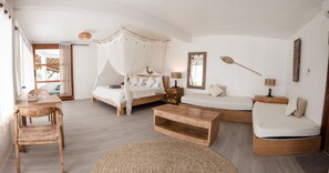 Bangalô luxo | Frigobar, cofres nos quartos, quartos à prova de som, roupa de cama