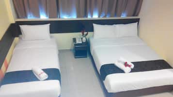 Quarto Familiar (Window) | Secretária, Wi-fi grátis, roupa de cama fornecida