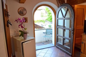 Quarto quádruplo família, geladeira | Área de estar | TV de tela plana 32 polegadas com canais digitais, TV