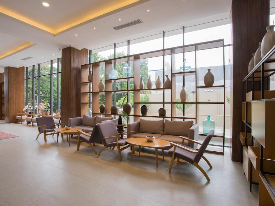 Área de estar no saguão