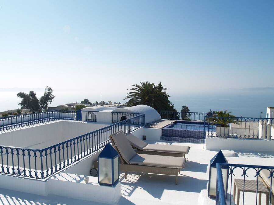 Piscina exterior, espreguiçadeiras