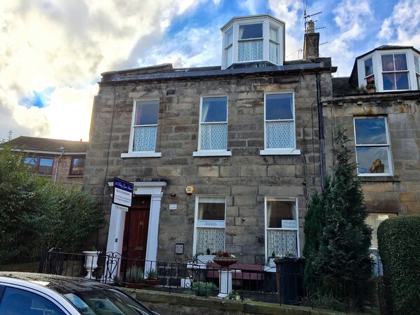 16 Pilrig Guest House in Edinburgh: Find Hotel Reviews, Rooms, and ...
