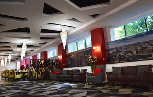 Área de estar no saguão