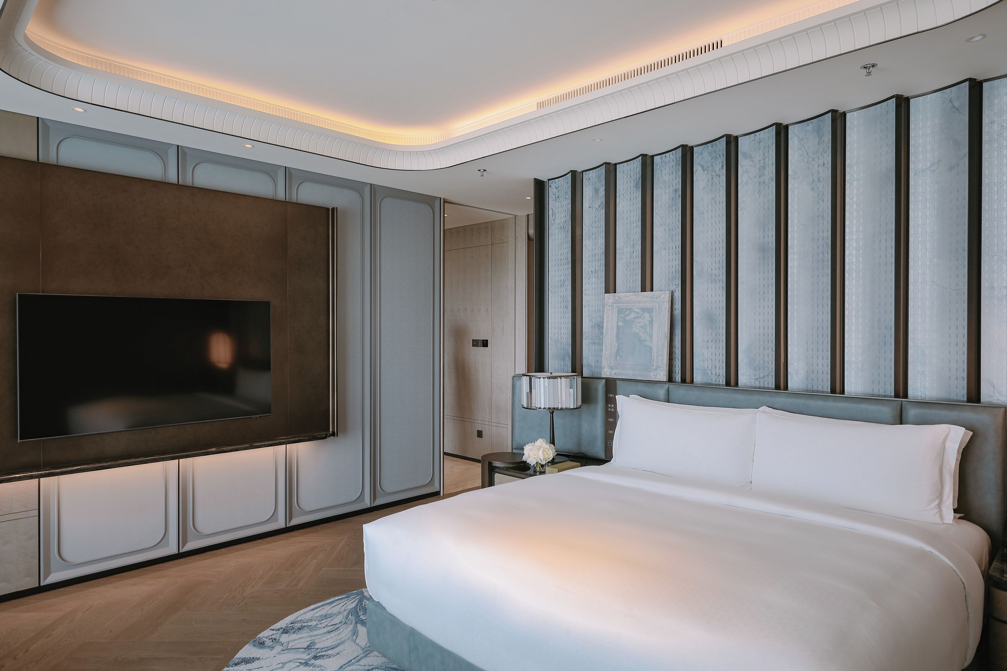 Suíte, 1 cama King, para não fumantes | Frigobar, cofres nos quartos, individualmente decorados