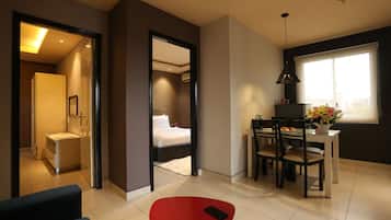 Apartamento Familiar, varanda | Sala de estar | Televisor LCD