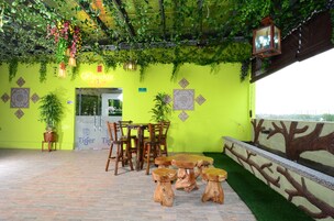 Café da manhã, almoço e jantar; culinária local 