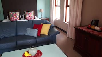 Quarto Duplo de Luxo, vista para o jardim | Cofre no quarto, secretária, ferro/tábua de engomar, Wi-fi grátis