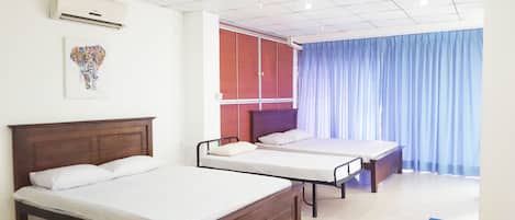 Estúdio Comfort, várias camas, no rés do chão | Secretária, Wi-fi grátis