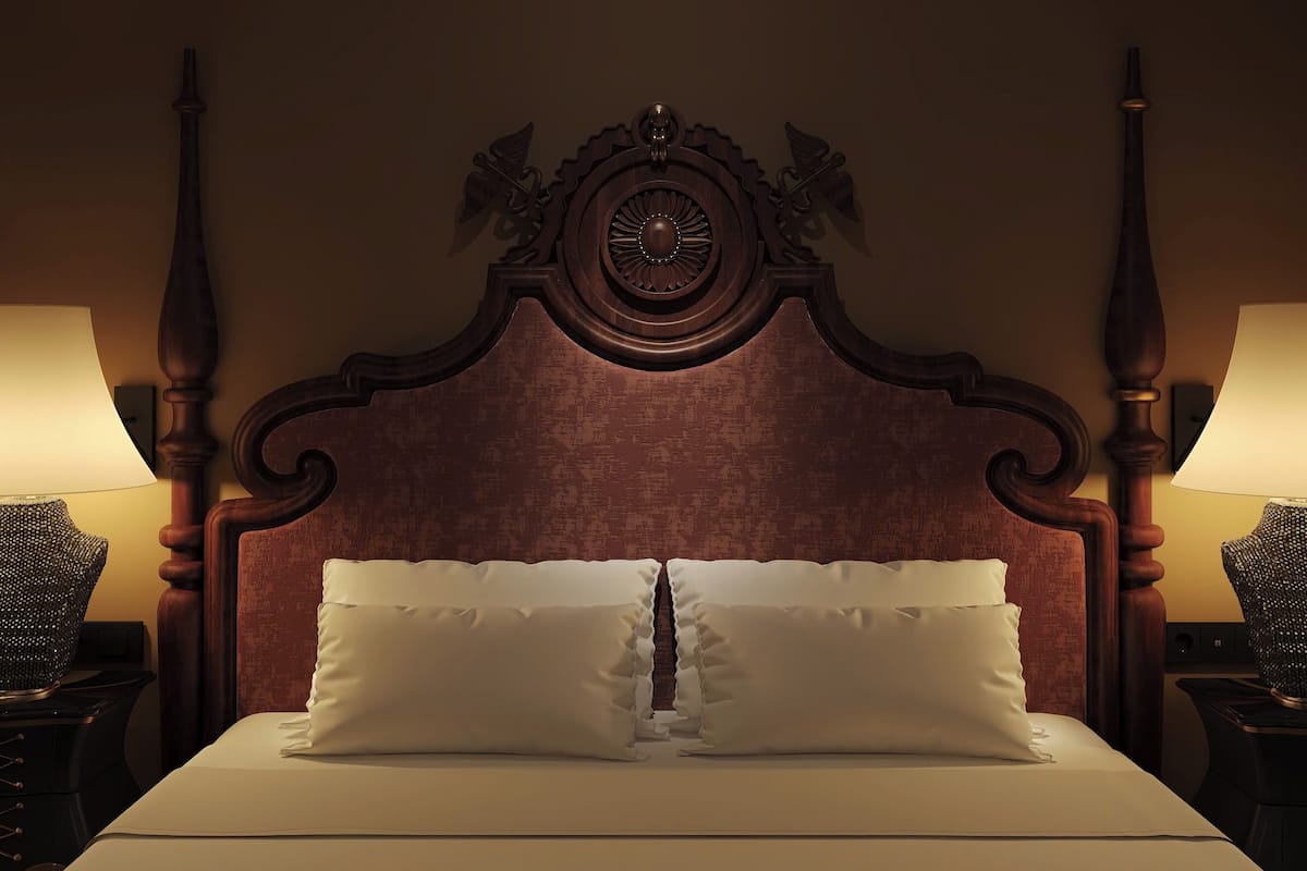 Minibar, cofre no quarto, secretária, quartos insonorizados