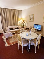 Suite Fourati | Roupa de alta qualidade, minibar, cofre no quarto