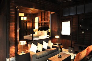 Superior Villa | Secretária, cortinas/cortinados opacos, berços/camas para crianças 