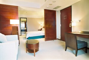 Suite Royal, 1 cama de casal | Roupa de alta qualidade, edredões de penas, camas de colchão pillowtop 